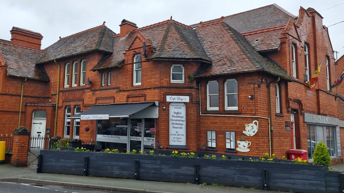 Rhiwabon / Ruabon village walk – Joe the Cocker's Hikes